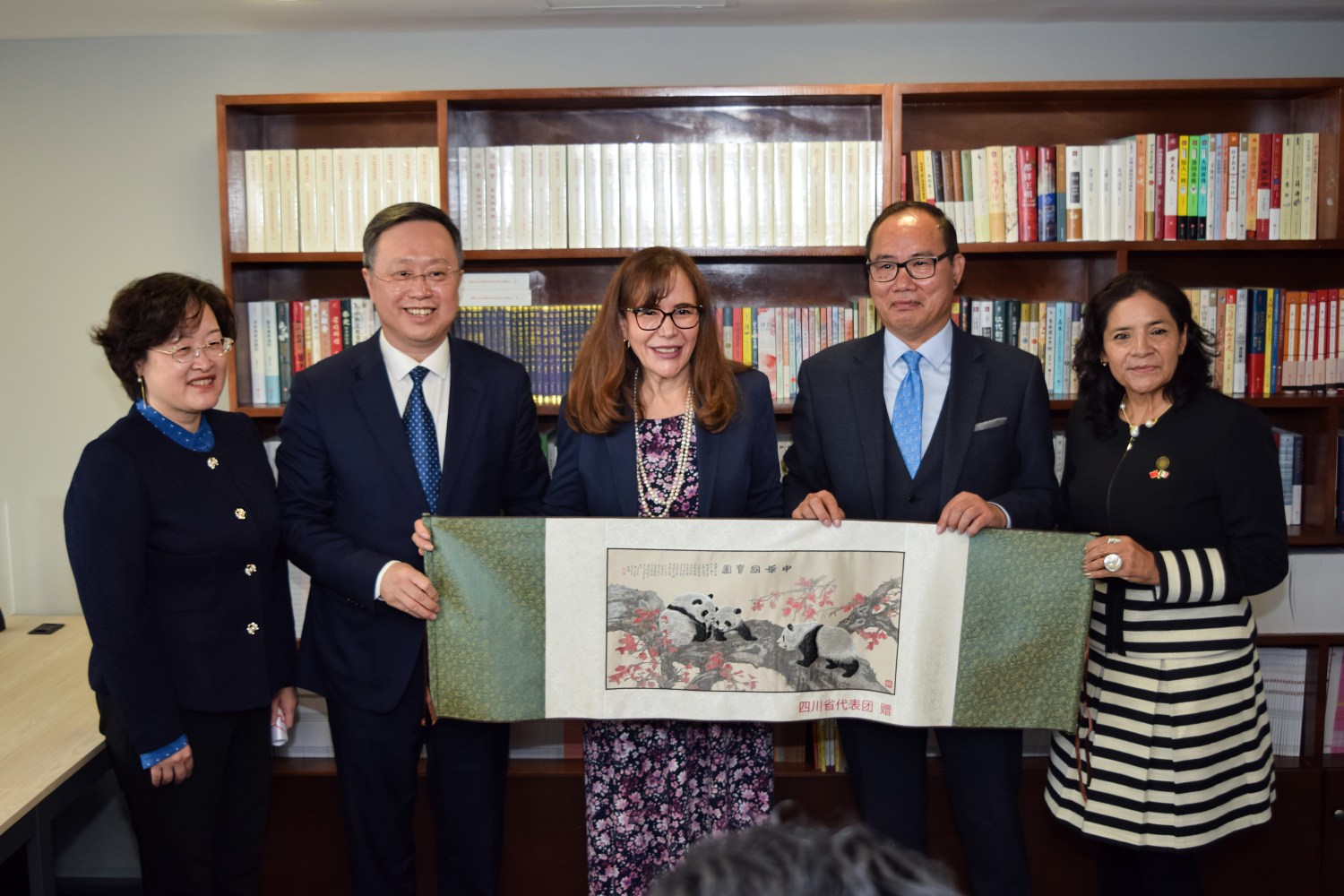 Panda Library for Overseas Chinese – We provide a home and a hall of ...